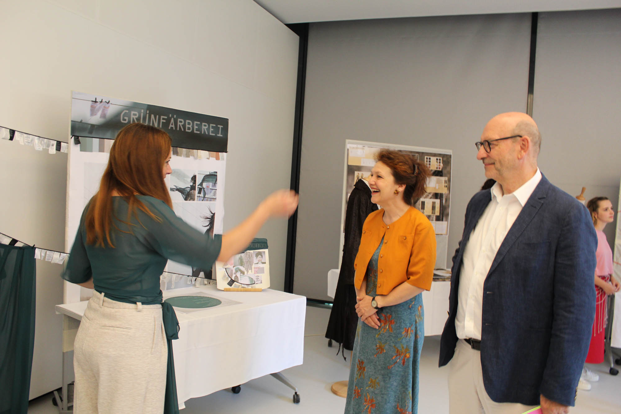 Abschlusspräsentation des Fachbereiches Mode und Design - Pädagogische ...