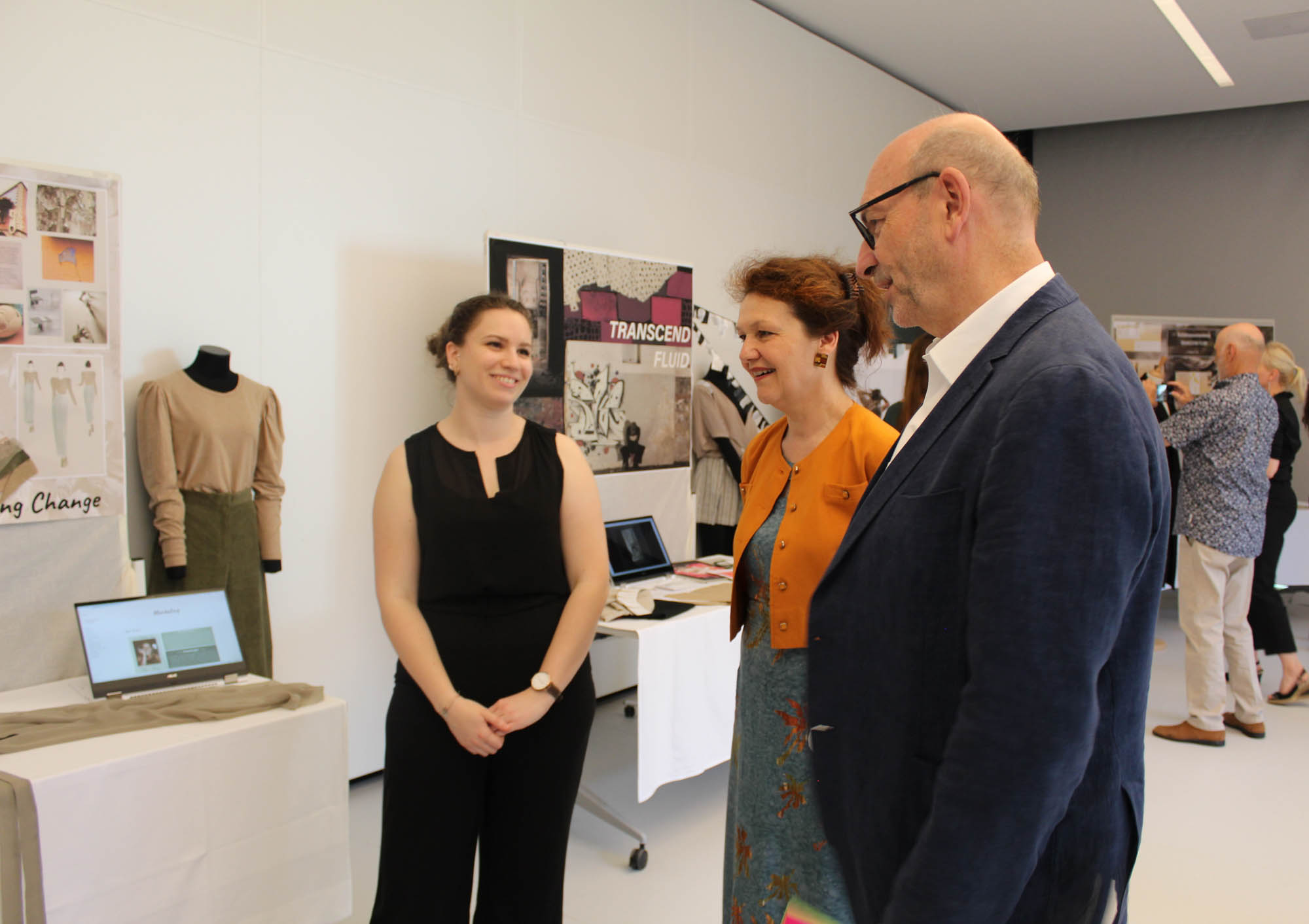 Abschlusspräsentation des Fachbereiches Mode und Design - Pädagogische ...