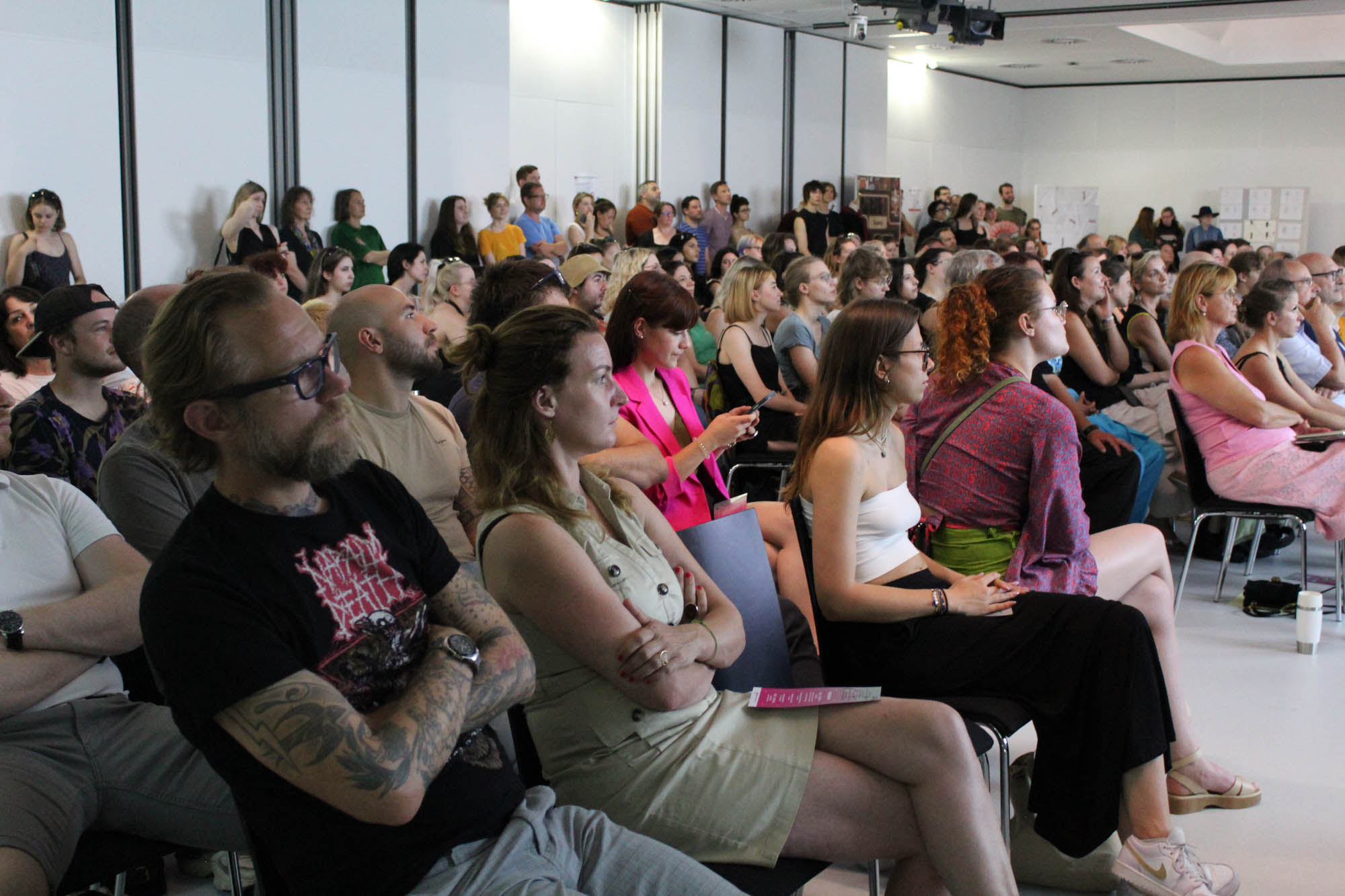 Abschlusspräsentation des Fachbereiches Mode und Design - Pädagogische ...